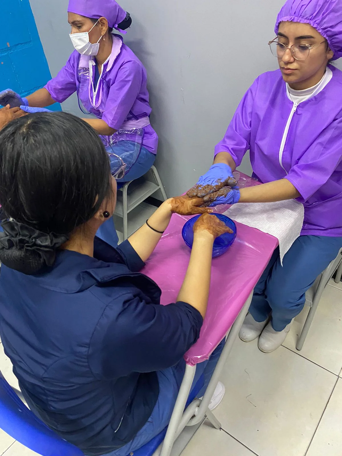 Descubre los requisitos para estudiar cosmetología en Bogotá